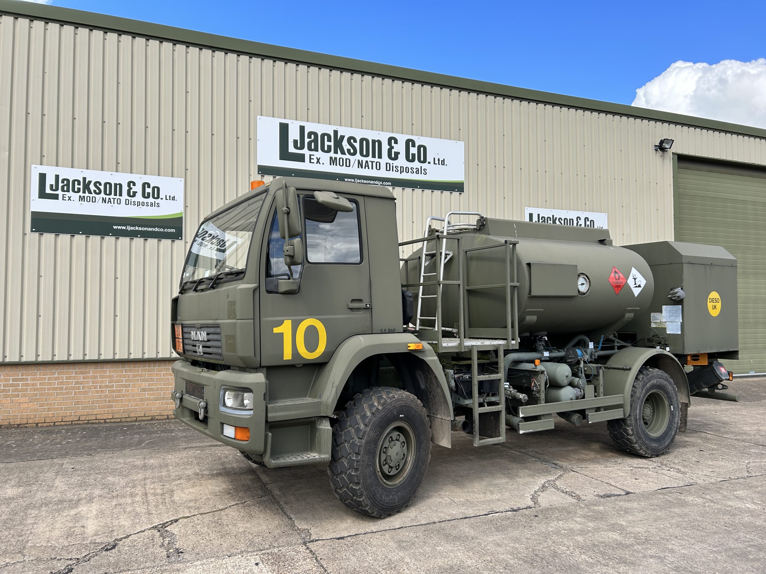 MAN LE14.220 4×4 5,000 Litre Tanker | L Jackson & Co - Military ...